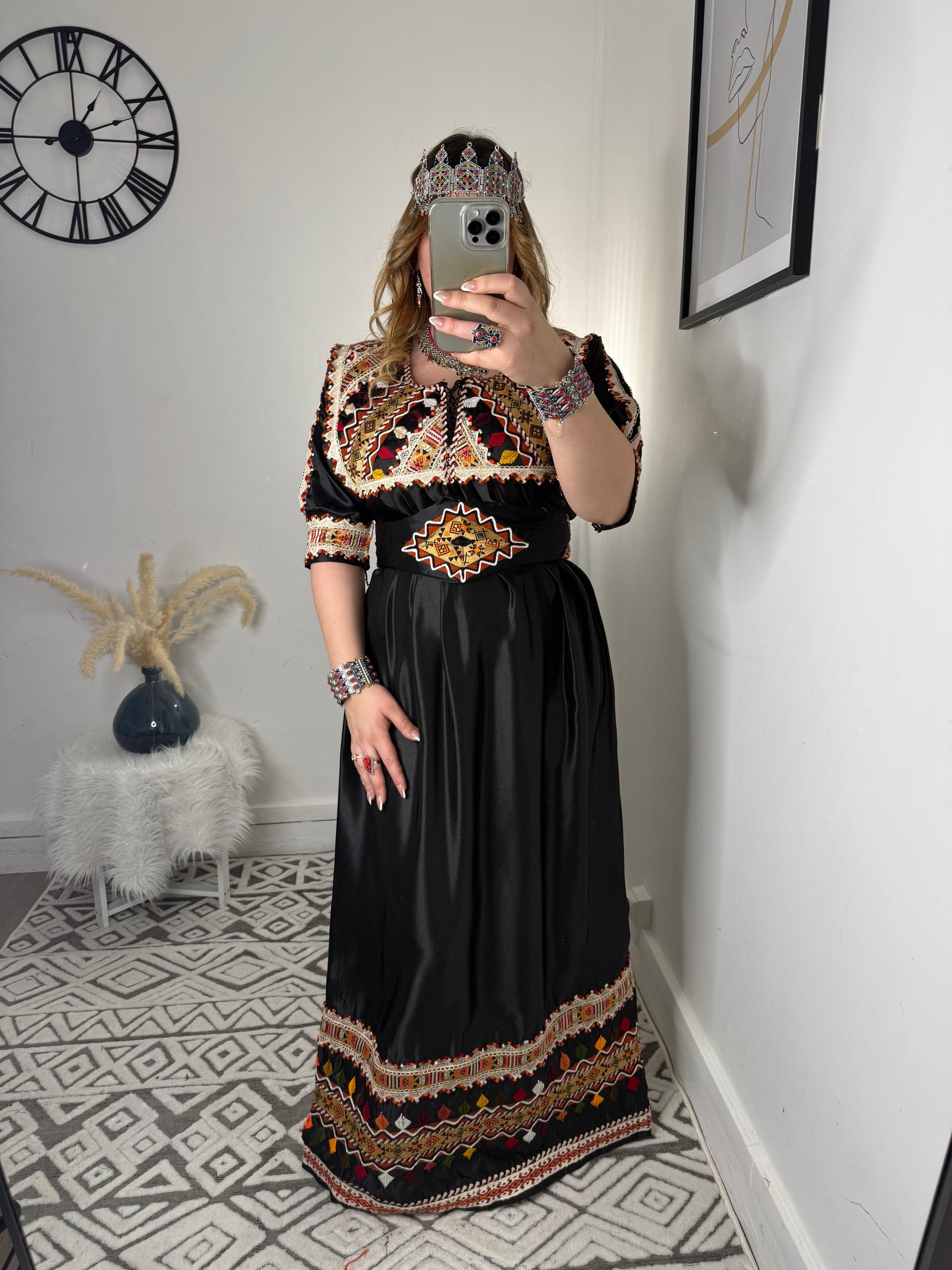 Robes Kabyle | Boutique de robes traditionnelles et modernes – Robes Kabyles