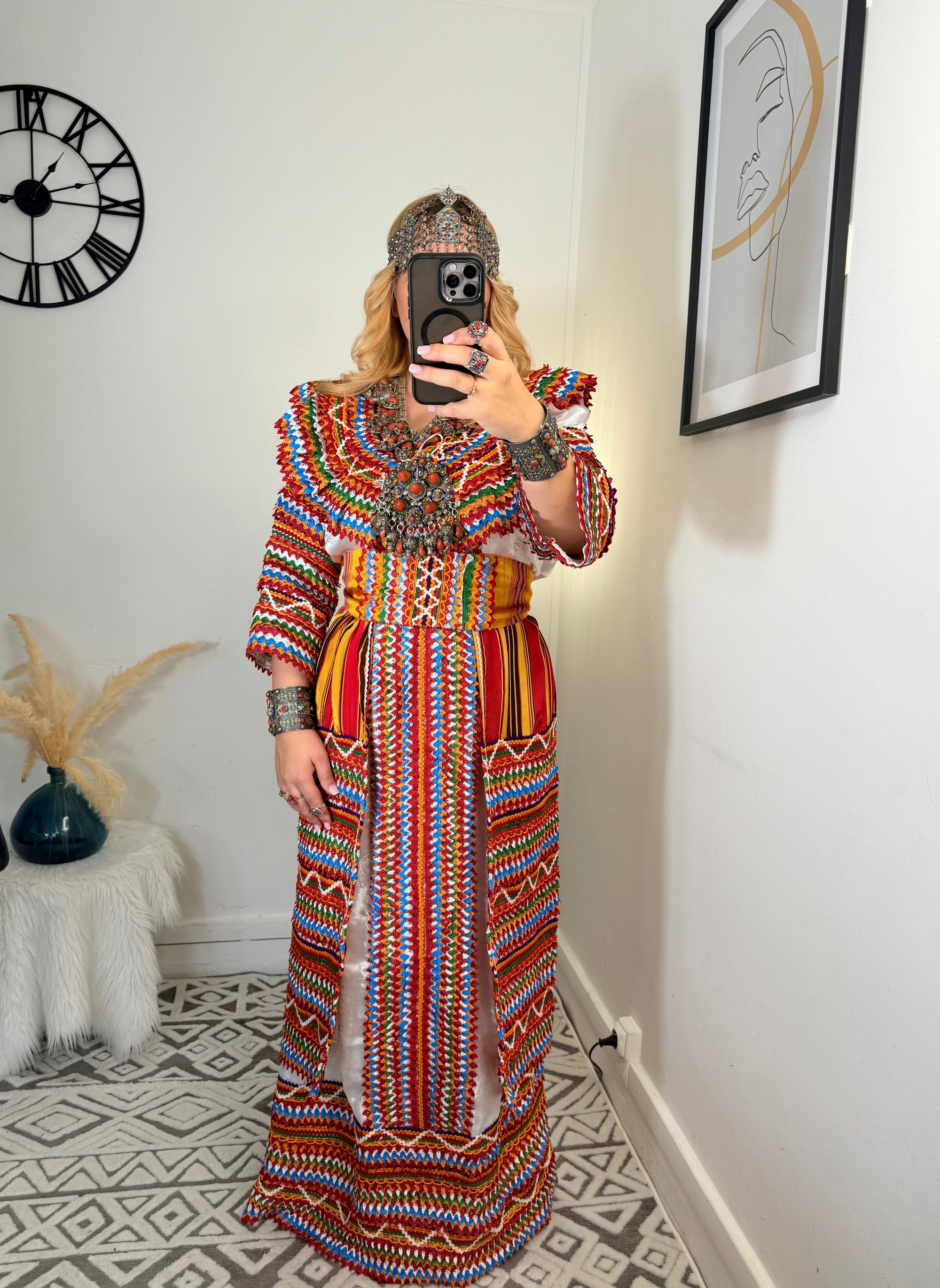 Robes Kabyle | Boutique de robes traditionnelles et modernes – Robes Kabyles